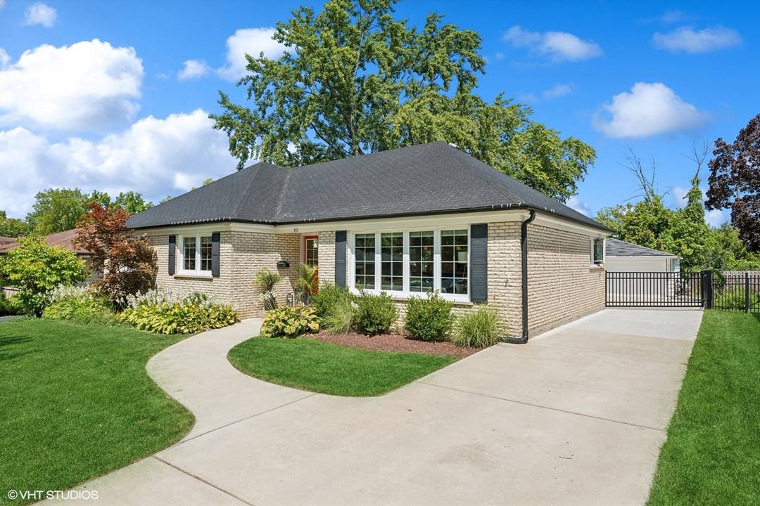 337 E Cayuga, Elmhurst, IL 60126