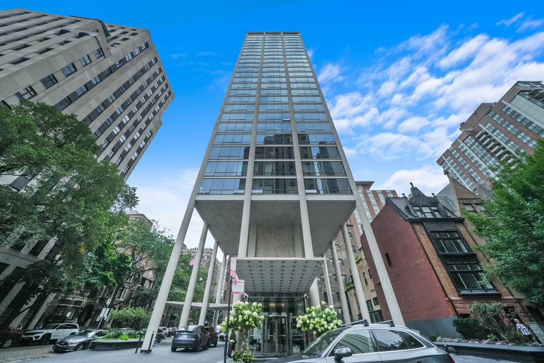 1300 N Astor, Unit 7B, Chicago, IL 60610 - Gold Coast