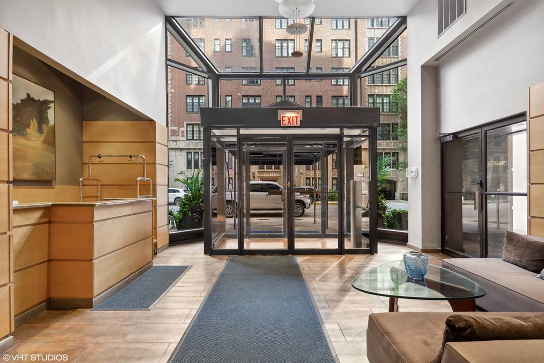 221 E Walton, Unit 5B, Chicago, IL 60611 - Streeterville