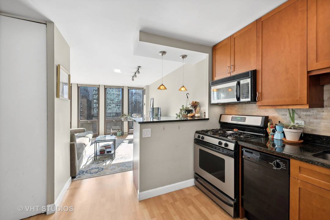 1 E Scott, Unit 907, Chicago, IL 60610 - Gold Coast