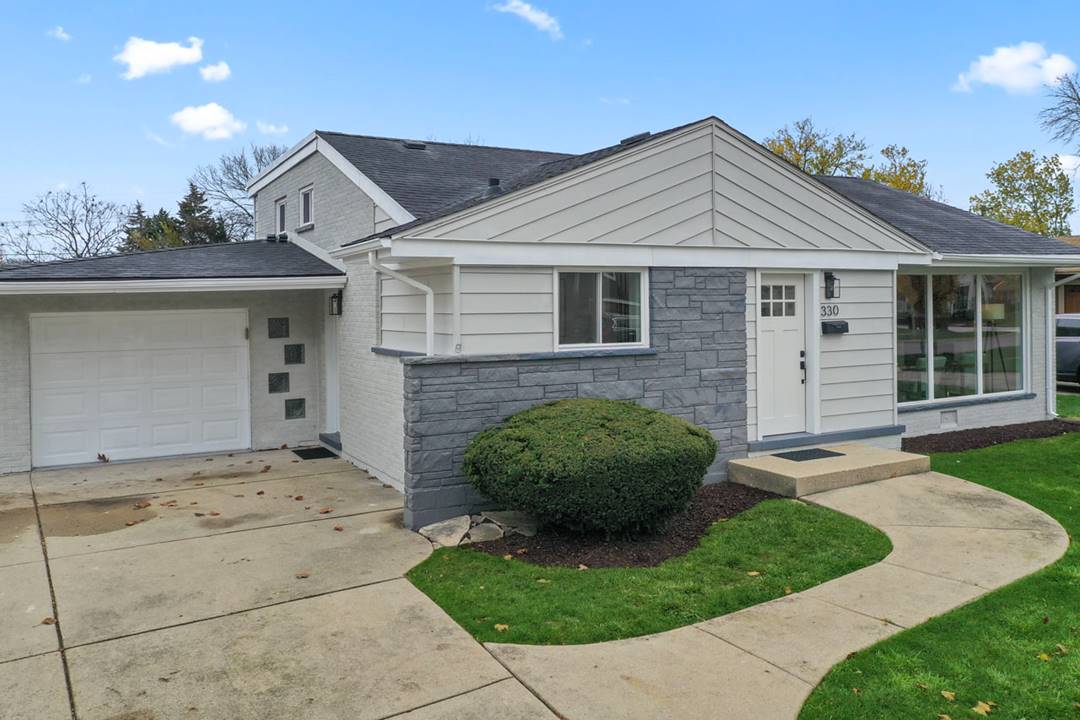 330 E Huntington, Elmhurst, IL 60126