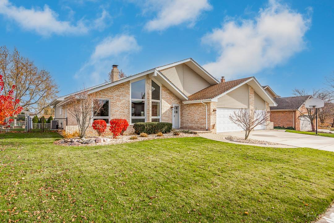 17327 Brookgate, Orland Park, IL 60467