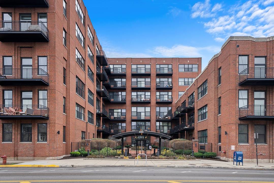 2323 W Pershing, Unit 611, Chicago, IL 60609