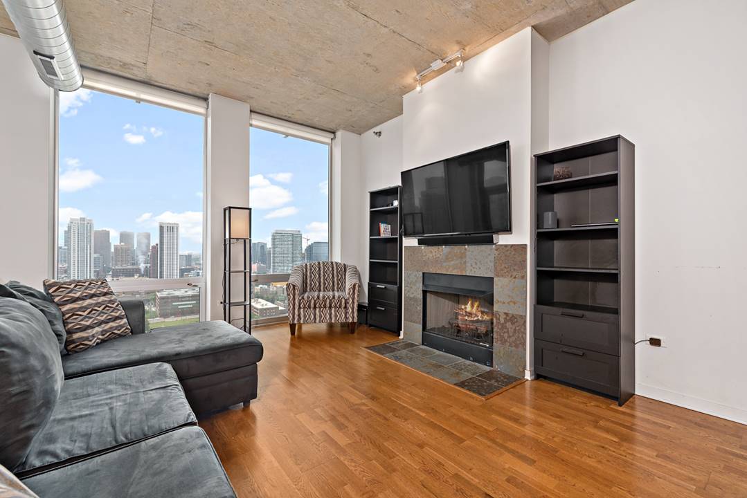 700 N Larrabee, Apt 1813, Chicago, IL 60654 - River North