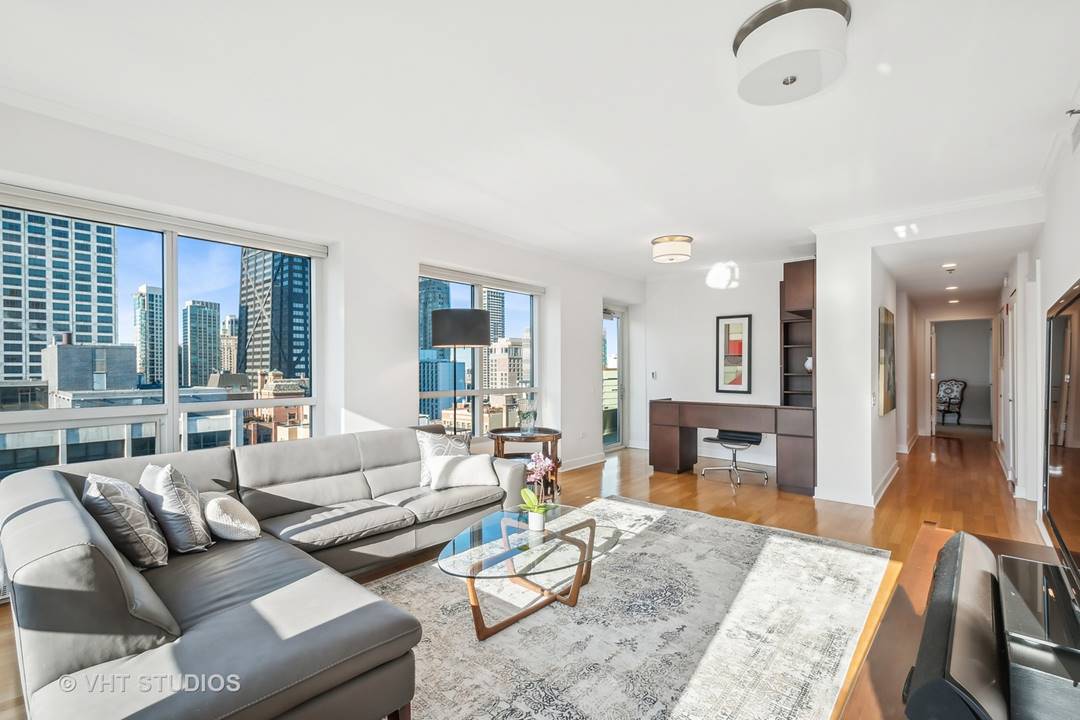 250 E Pearson, Unit 2501, Chicago, IL 60611 - Streeterville