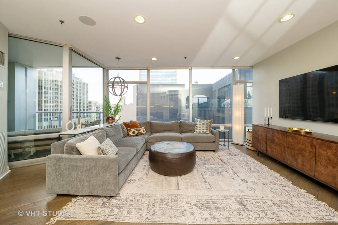 510 W Erie, Unit 906, Chicago, IL 60654 - River North