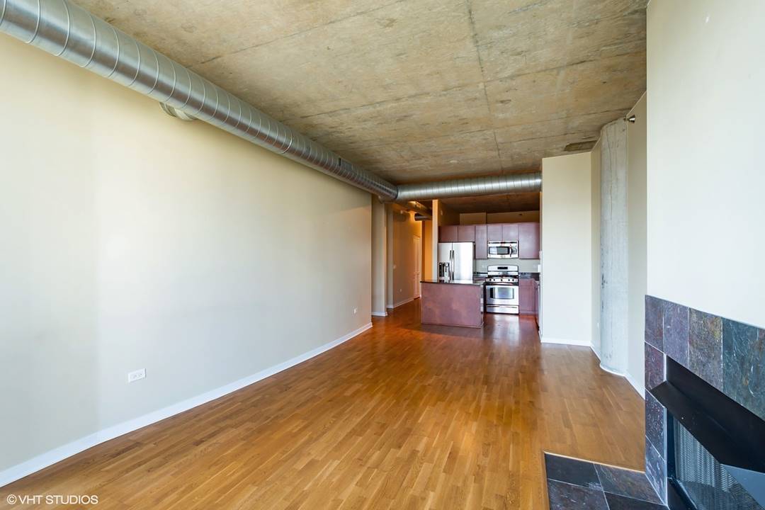 700 N Larrabee, Apt 1310, Chicago, IL 60654 - River North