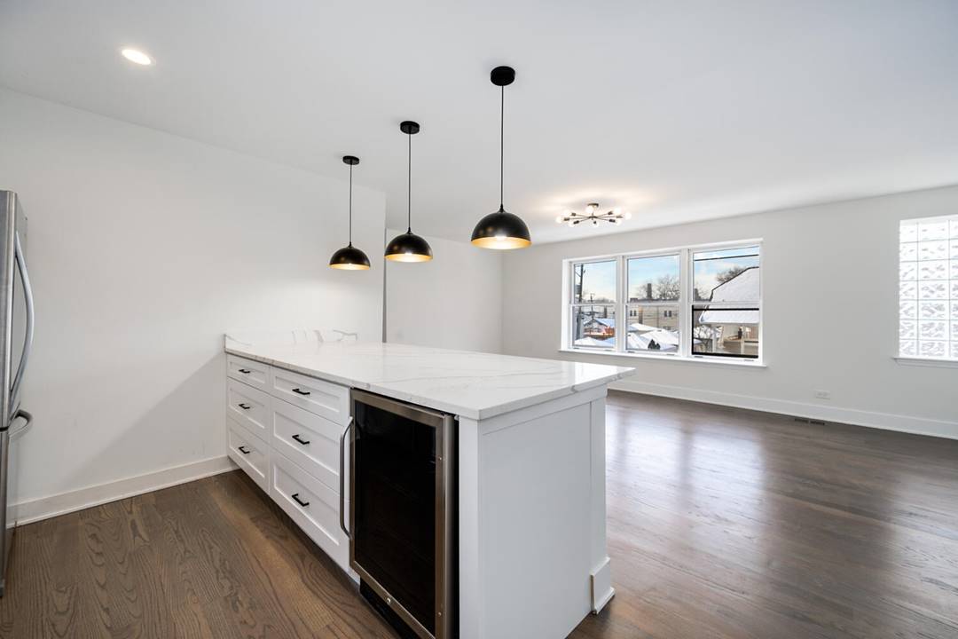 3555 N Bell, Apt 2R, Chicago, IL 60618 - Roscoe Village