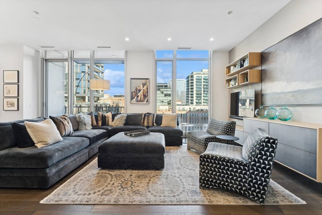 360 W Erie, Unit 5B, Chicago, IL 60654 - River North