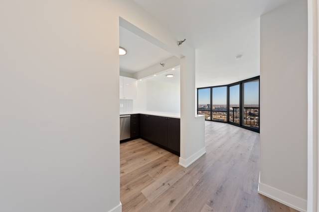 111 W Maple, Apt 2510, Chicago, IL 60610 - Near North