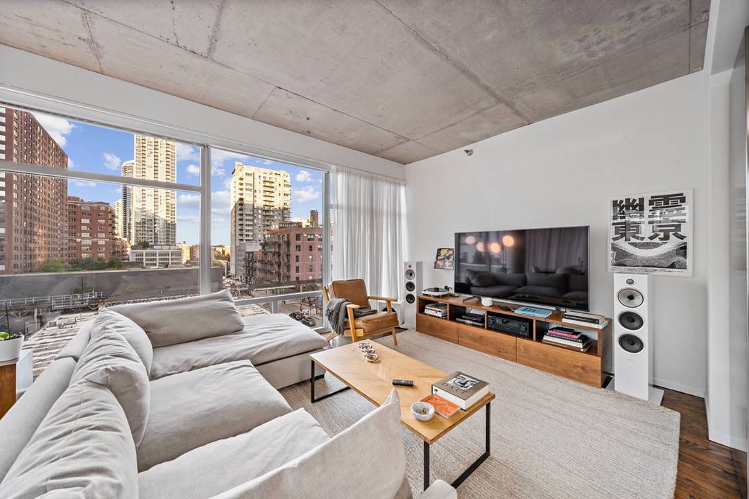 201 W Grand, Unit 603, Chicago, IL 60654 - River North