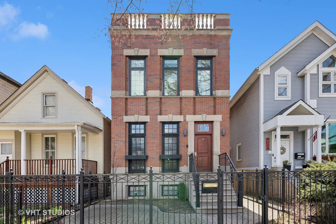 1307 W Wellington, Chicago, IL 60657 - Lakeview