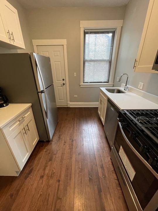 1002 W Dakin, Apt 3, Chicago, IL 60613 - Lakeview