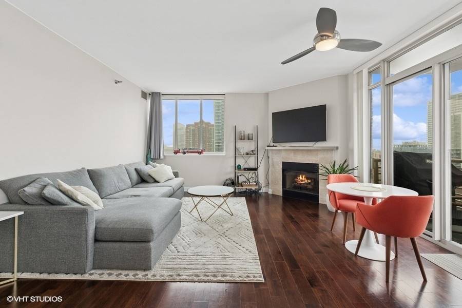 1515 S Loop W