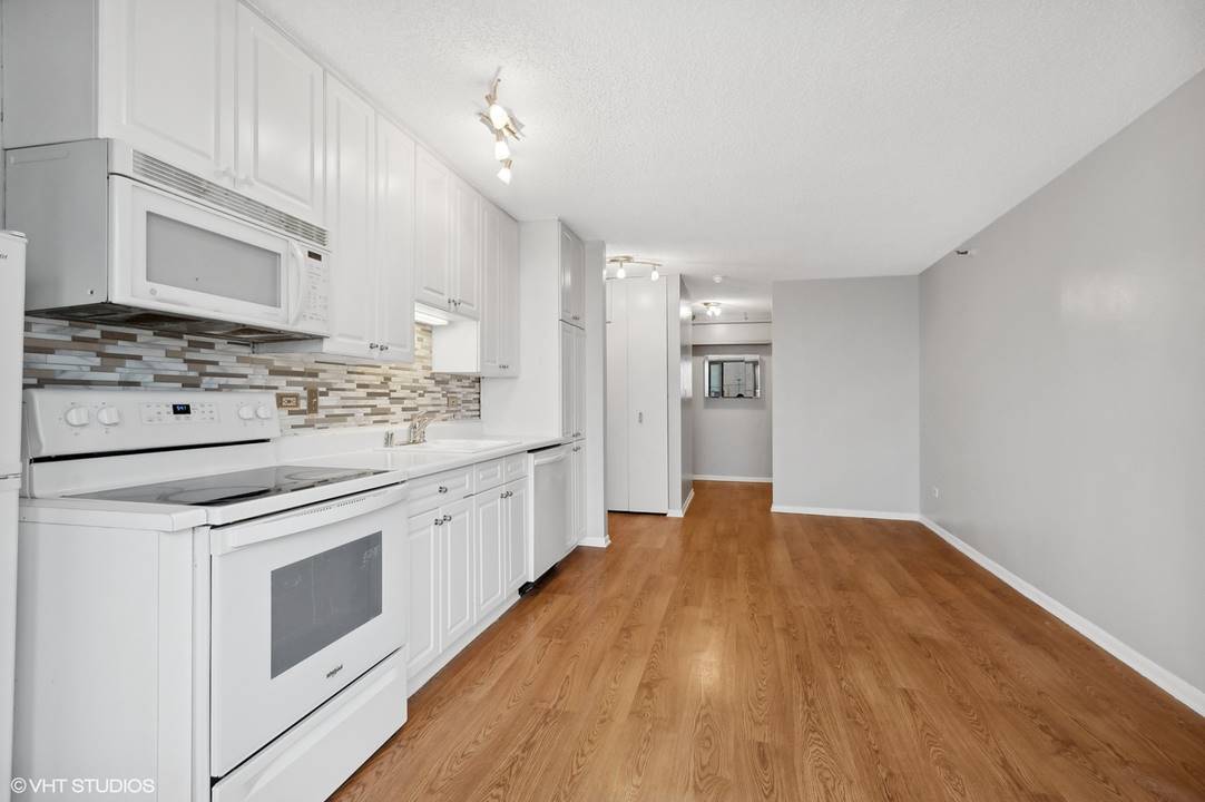 111 W Maple, Unit 812, Chicago, IL 60610 - Near North