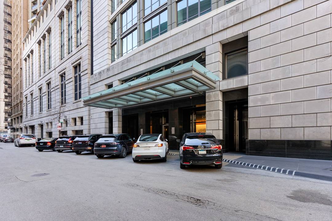 130 N Garland, Apt 5303, Chicago, IL 60602 - The Loop