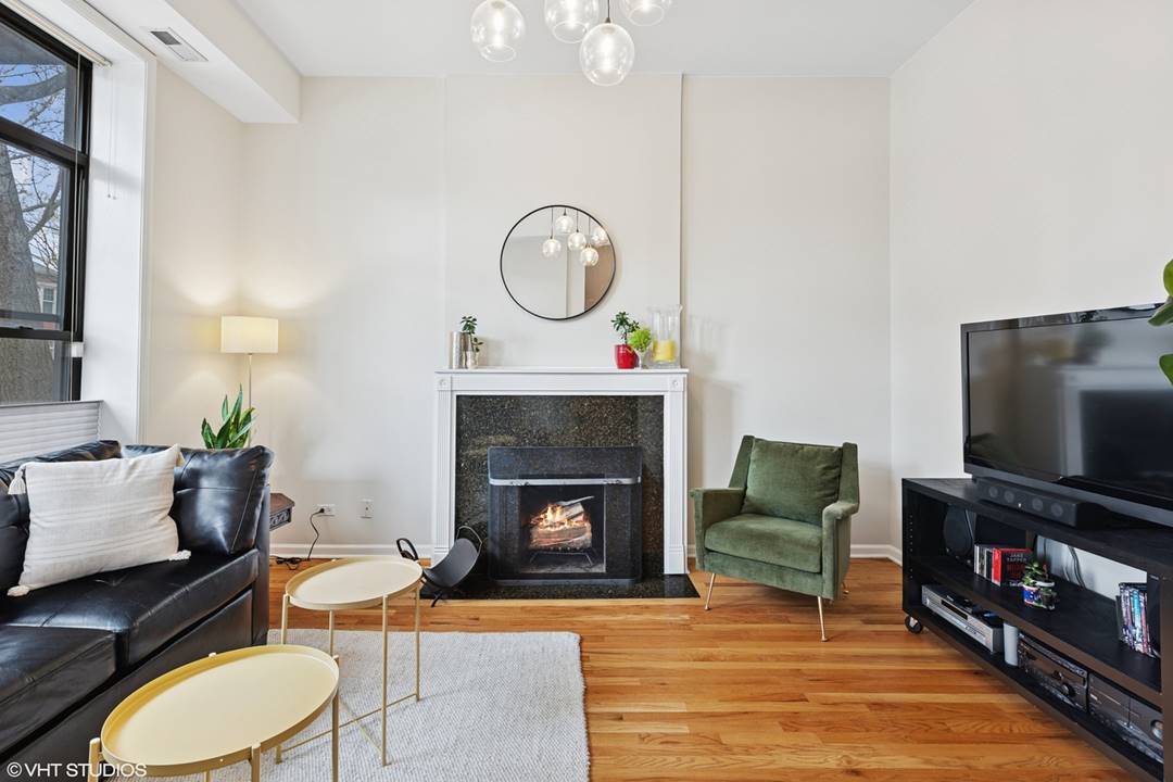 320 W Evergreen, Unit 1S, Chicago, IL 60610 - Old Town