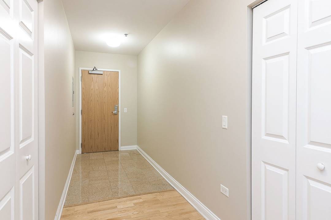 8 W Monroe, Apt 1007, Chicago, IL 60603 - The Loop