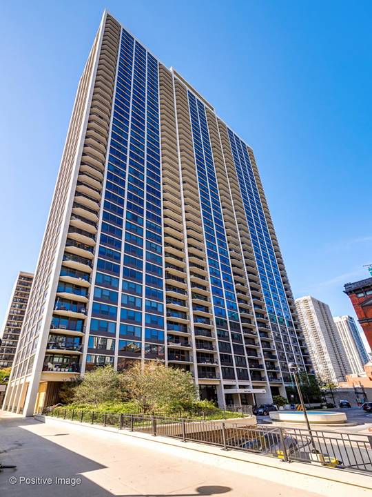1560 N Sandburg, Unit 1710J, Chicago, IL 60610 - Old Town