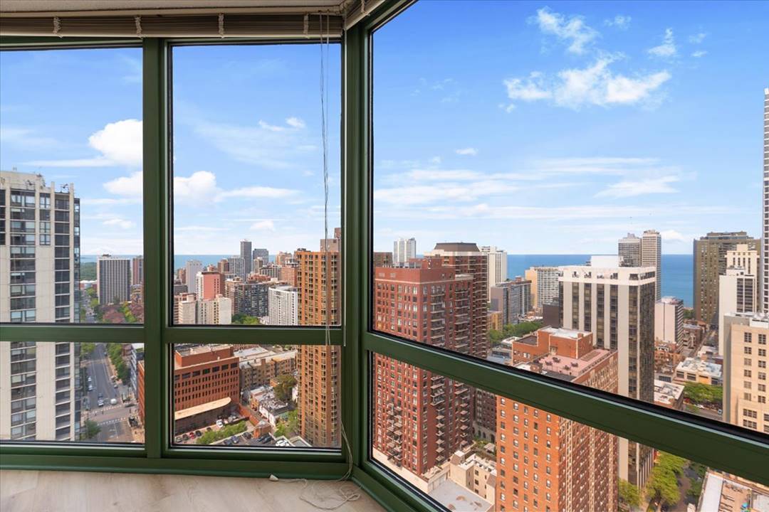 111 W Maple, Unit 3001, Chicago, IL 60610 - Near North