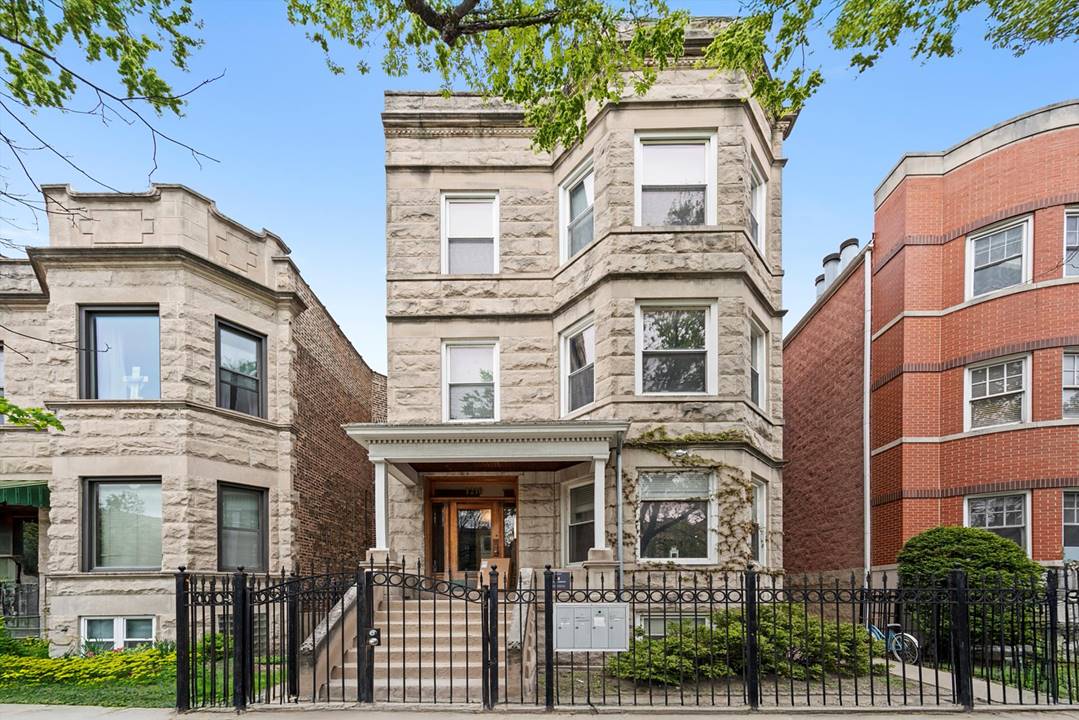 1210 W Addison, Chicago, IL 60613 - Lakeview