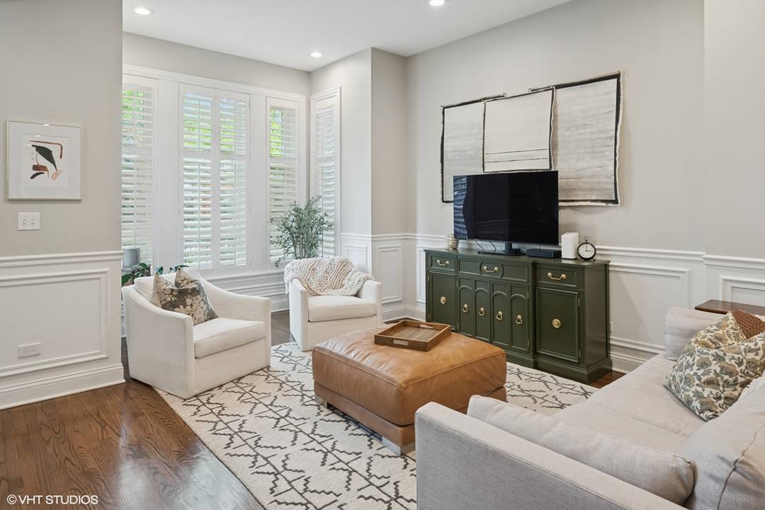 1319 N Oakley, Chicago, IL 60622 - Wicker Park