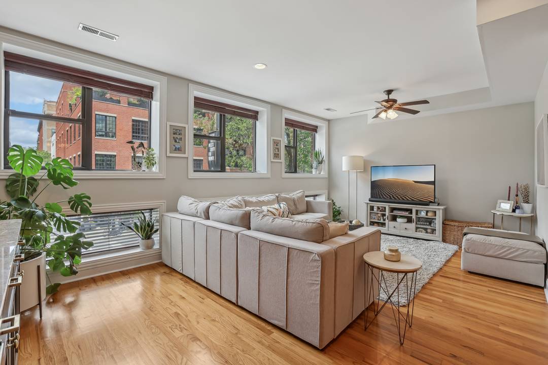 1025 W Madison, Unit 1, Chicago, IL 60607 - West Loop
