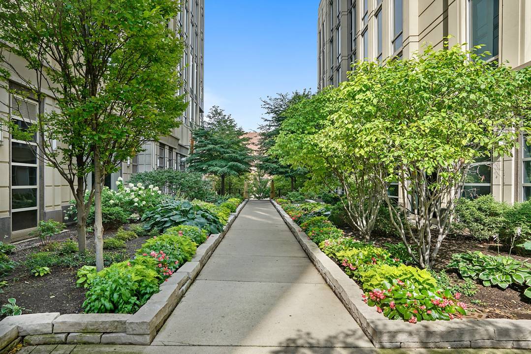 700 N Larrabee, Unit 1908, Chicago, IL 60654 - River North