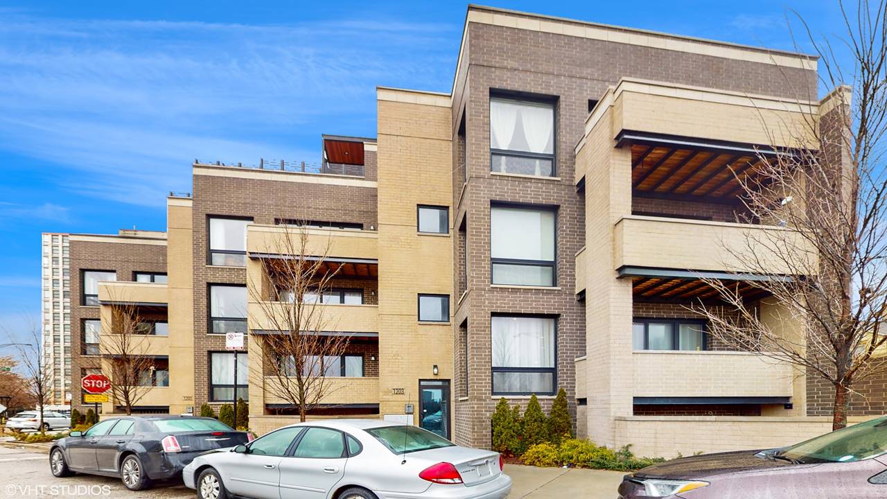 1203 W Superior, Unit 1C, Chicago, IL 60642 - Noble Square
