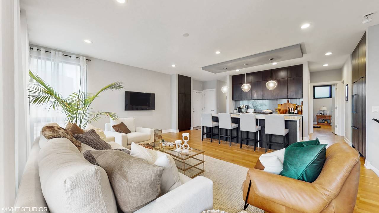 1203 W Superior, Unit 1C, Chicago, IL 60642 - Noble Square