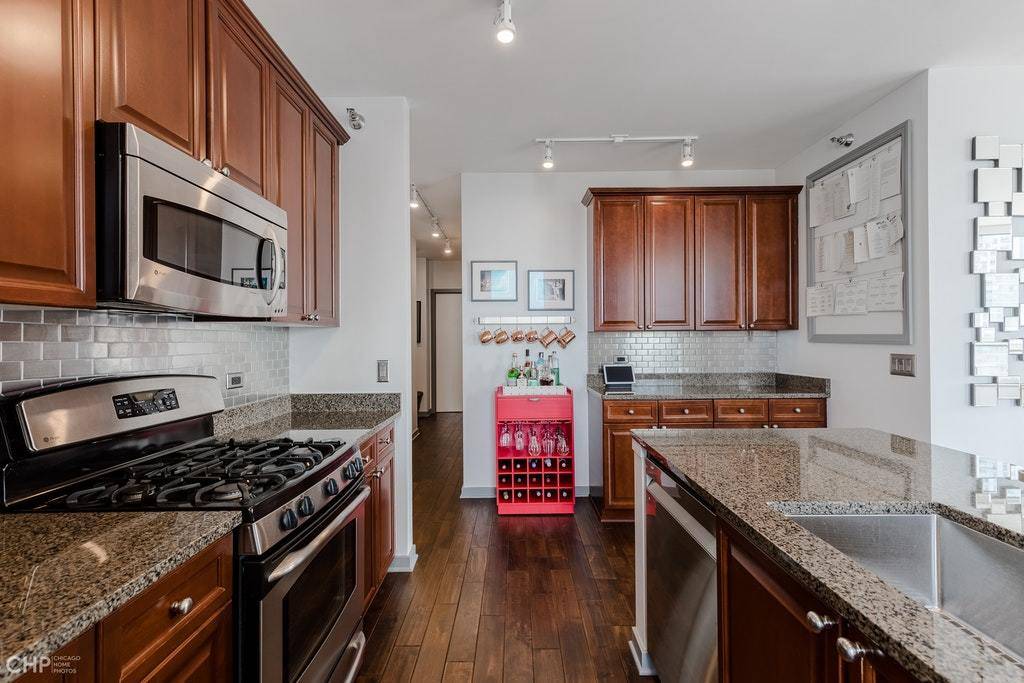 330 W Grand, Unit 2002, Chicago, IL 60654 - River North
