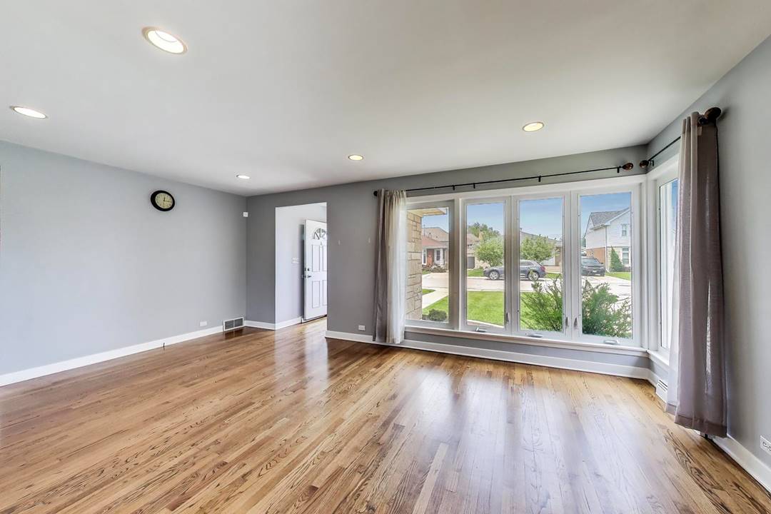 7665 W Victoria, Chicago, IL 60631 - Norwood Park