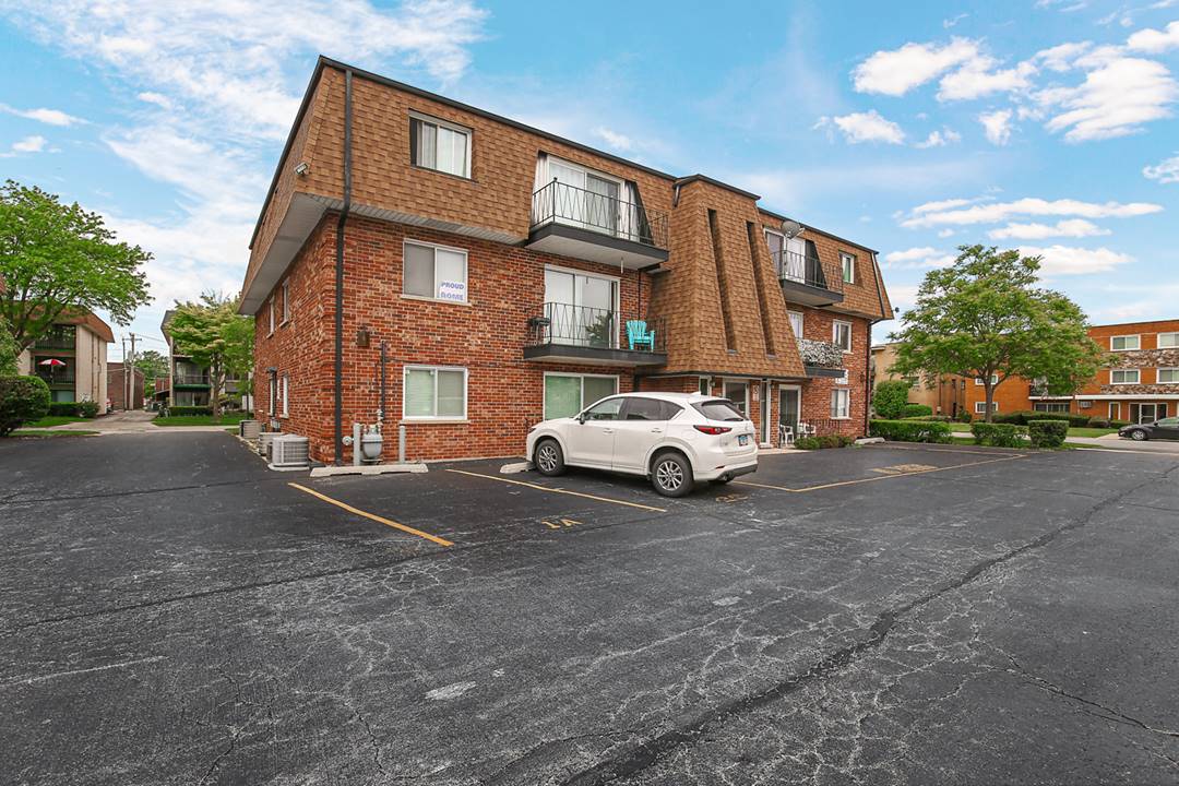 10701 S Keating, Unit 1C, Oak Lawn, IL 60453