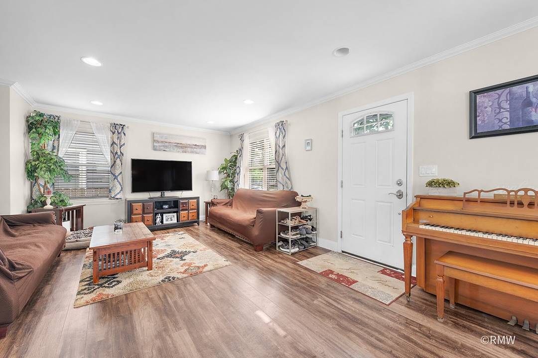 735 S Spring, Elmhurst, IL 60126