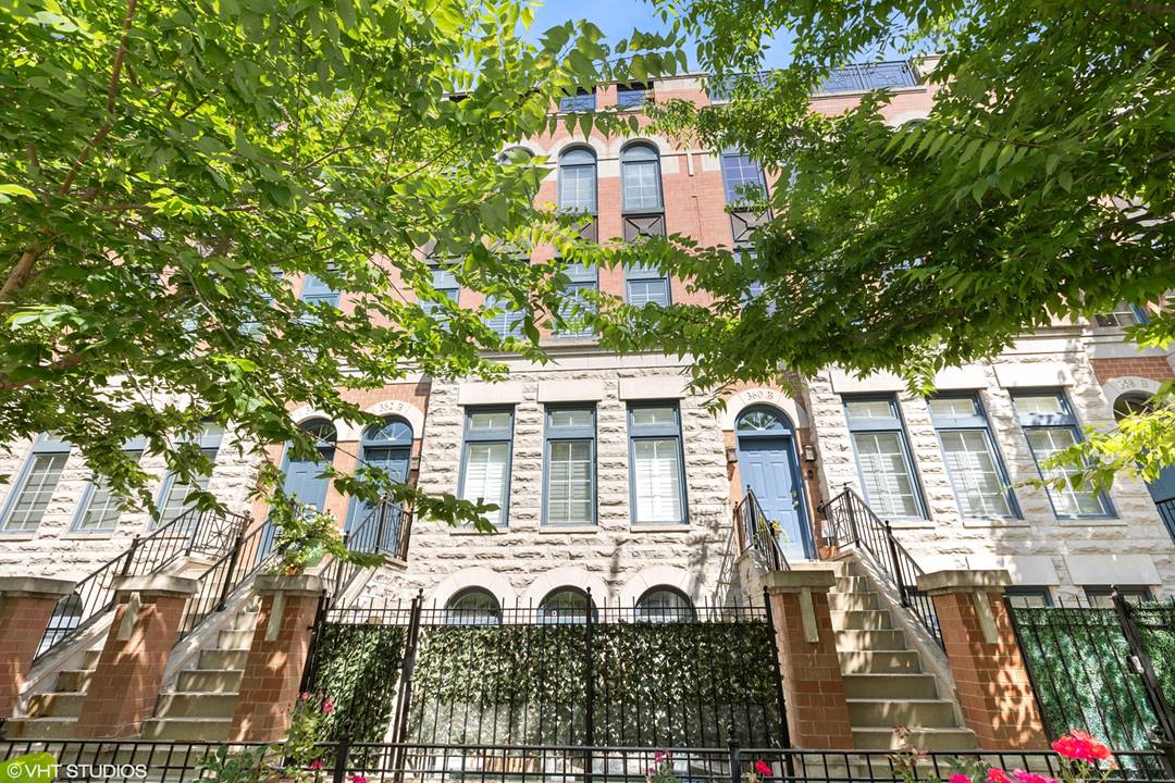 362 W Huron, Unit B, Chicago, IL 60654 - River North