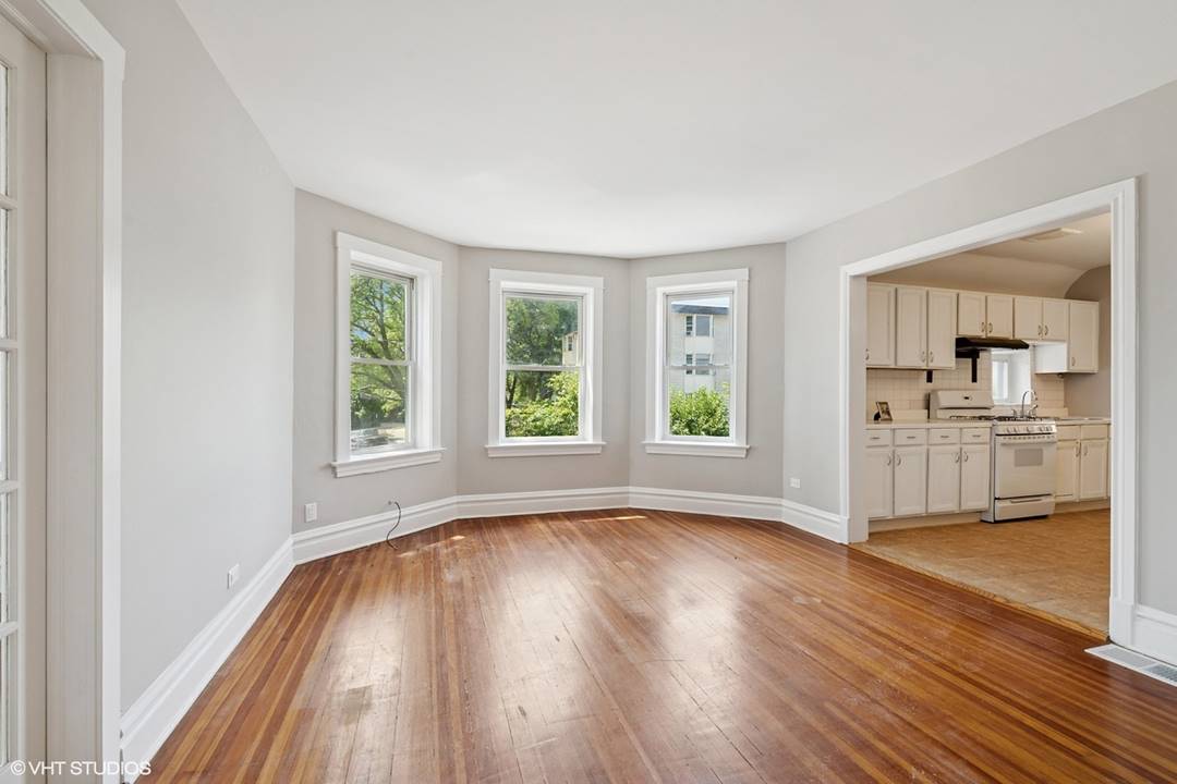 8246 Niles Center, Apt 2, Skokie, IL 60077
