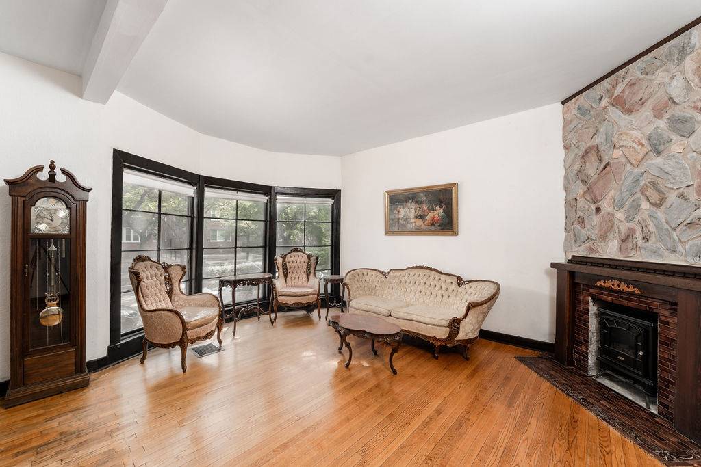 4244 N Ashland, Chicago, IL 60613 - South East Ravenswood