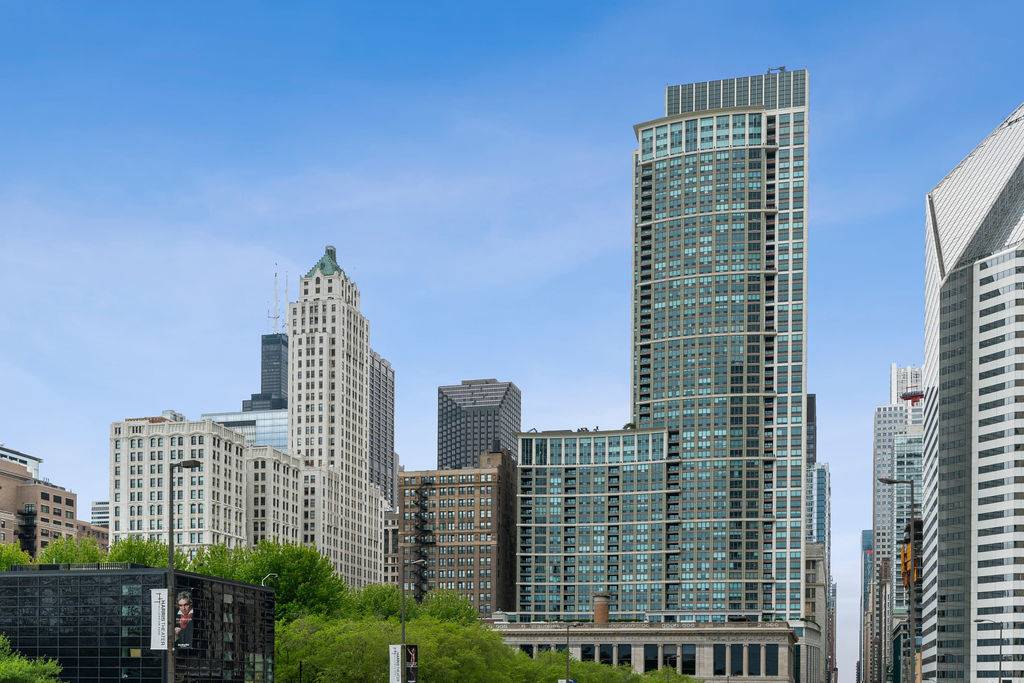 130 N Garland, Unit 2009, Chicago, IL 60602 - The Loop