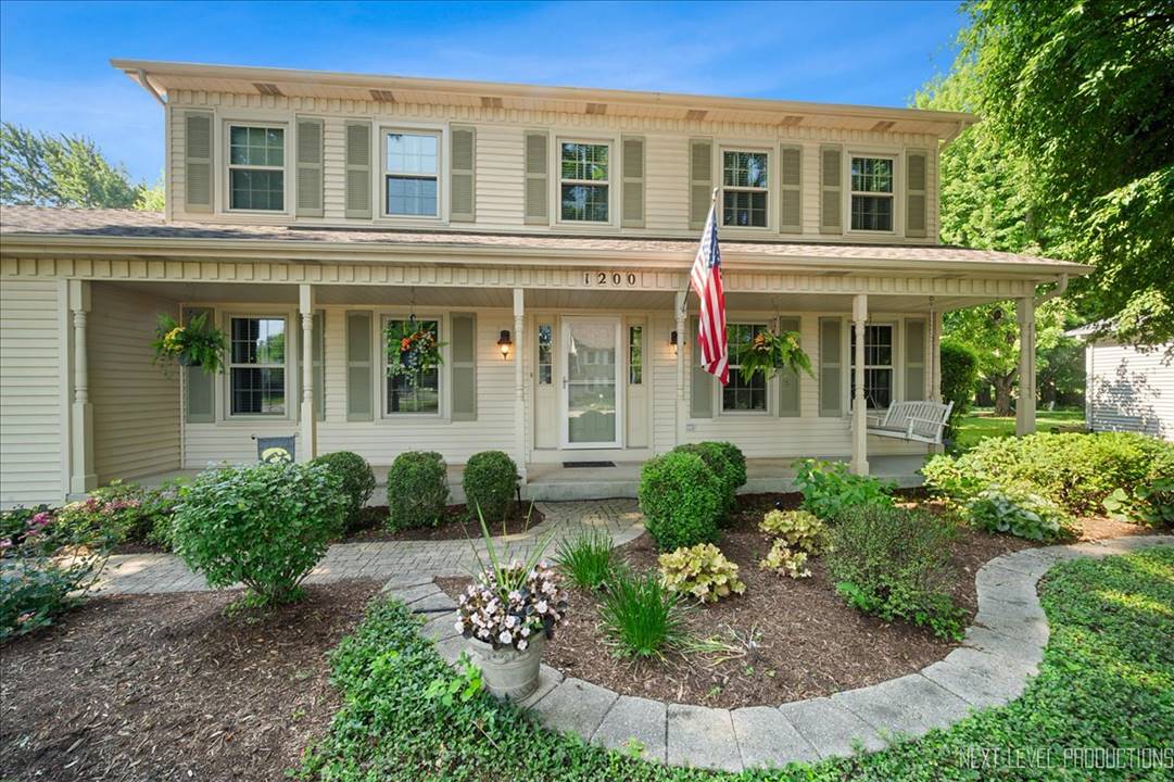 1200 Crestview, Batavia, IL 60510