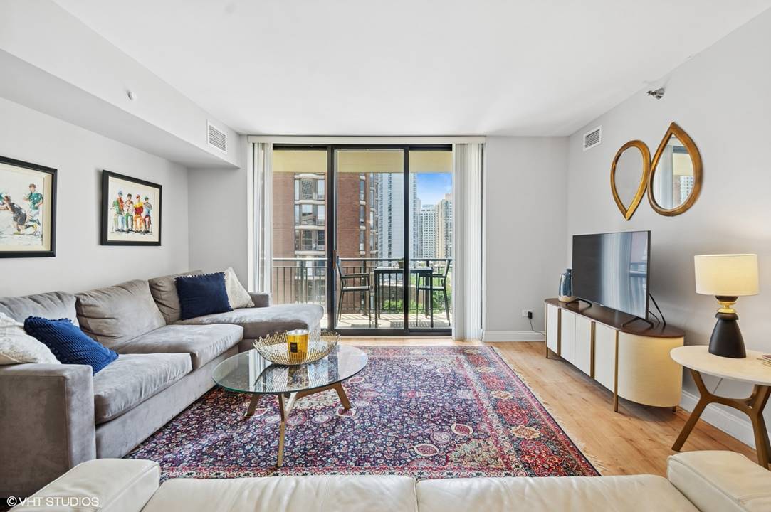 55 W Delaware, Unit 1008, Chicago, IL 60610 - Near North