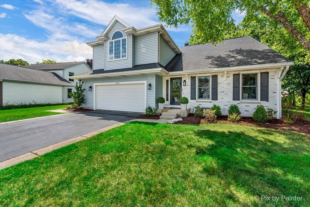 2012 N Yale, Arlington Heights, IL 60004