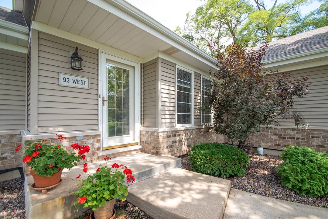 93 W Richton, Crete, IL 60417