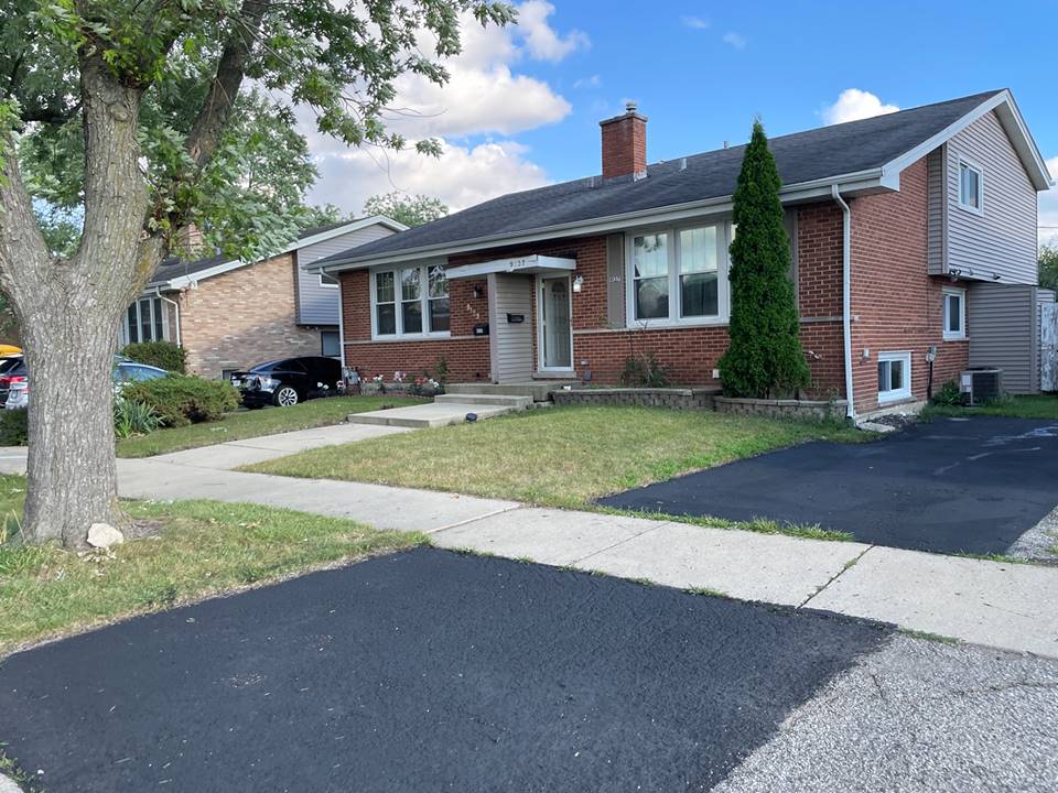 9137 Barberry, Apt 9137, Des Plaines, IL 60016