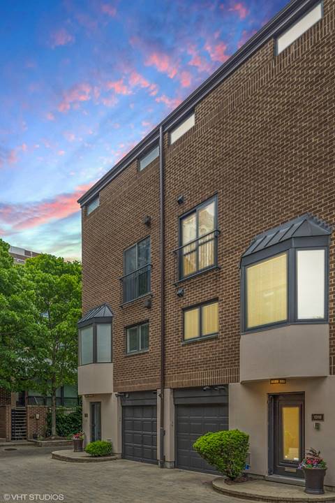 1318 N Sutton, Chicago, IL 60610 - Gold Coast