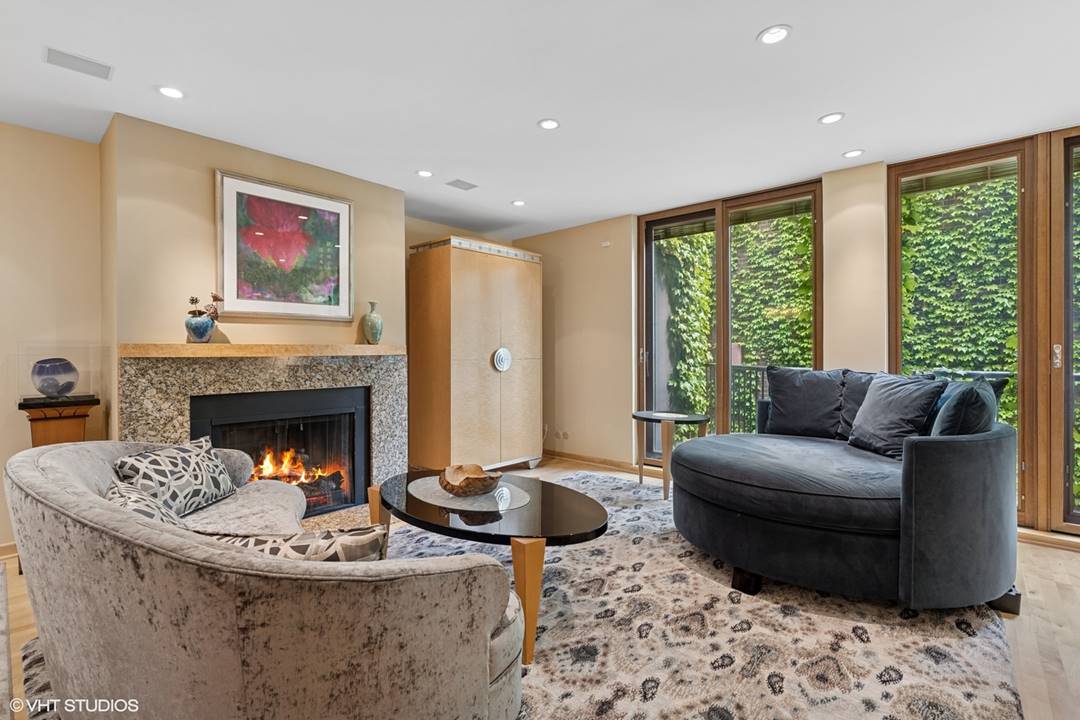 1318 N Sutton, Chicago, IL 60610 - Gold Coast