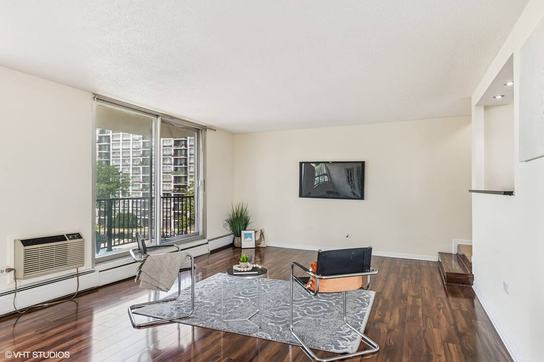 8801 Golf, Unit 5B, Niles, IL 60714