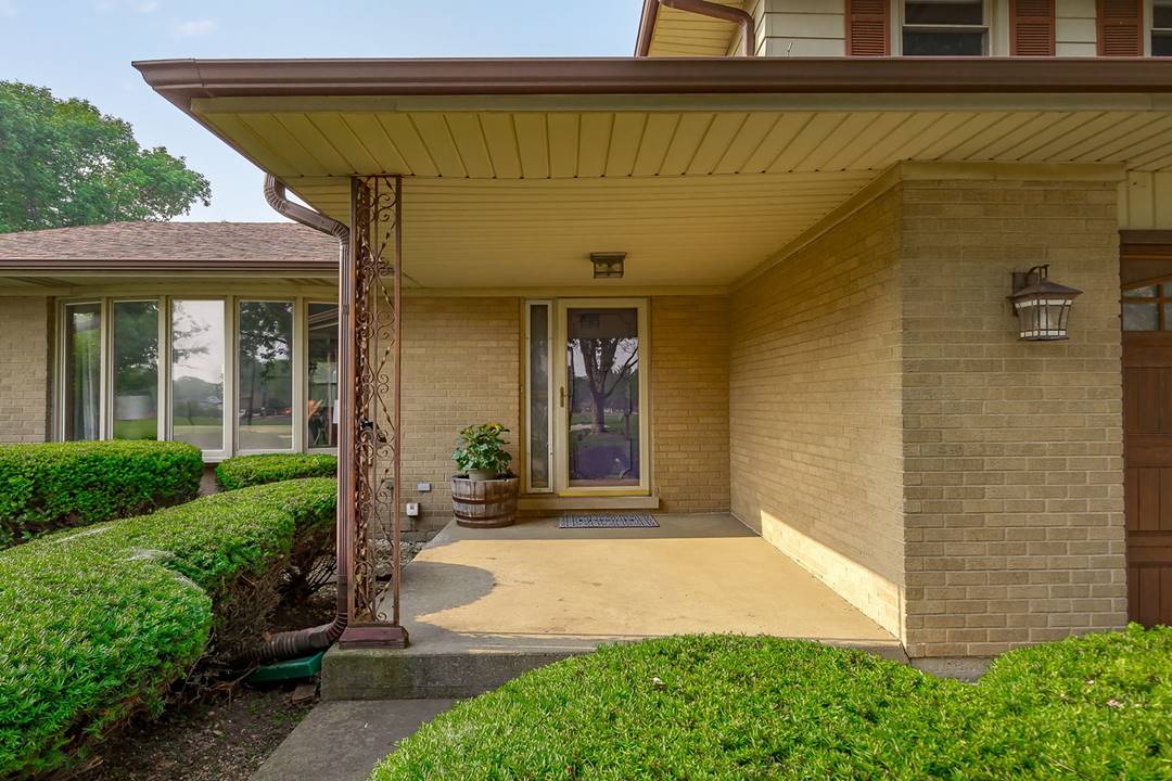 1813 E Maya, Mount Prospect, IL 60056