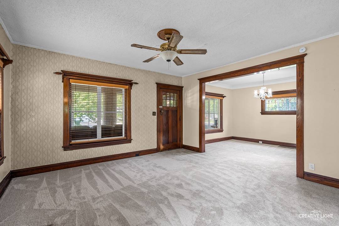 421 Simms, Aurora, IL 60505