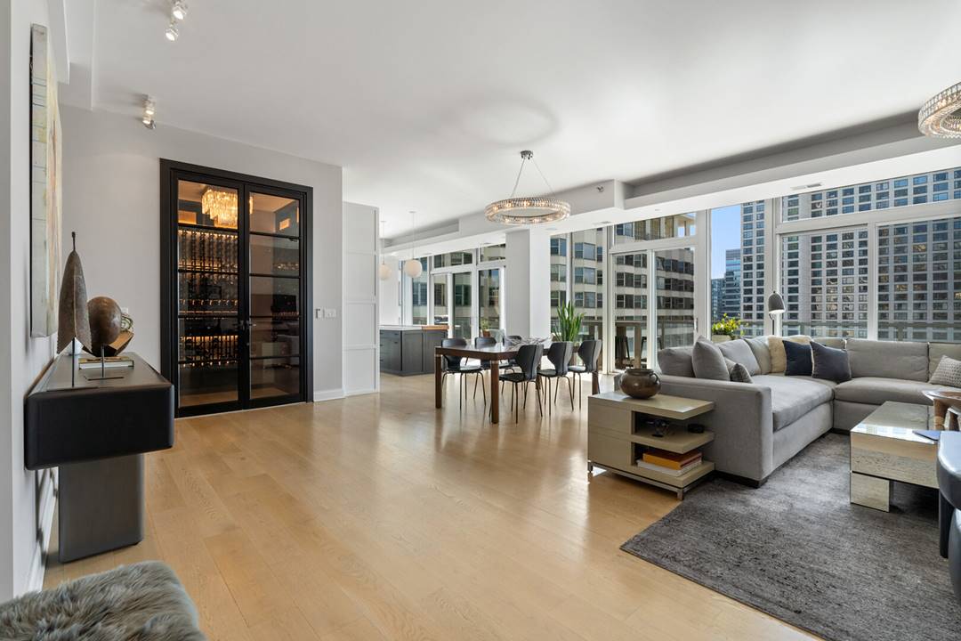 550 N St Clair, Unit 2502, Chicago, IL 60611 - Streeterville
