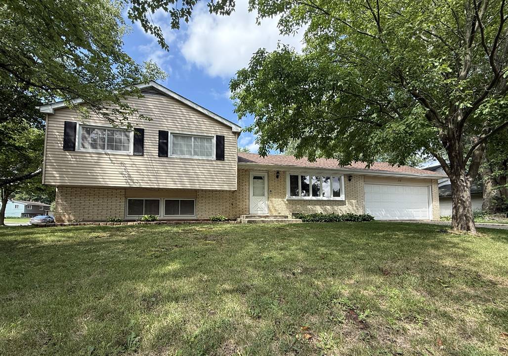 238 Berkshire, Crystal Lake, IL 60014